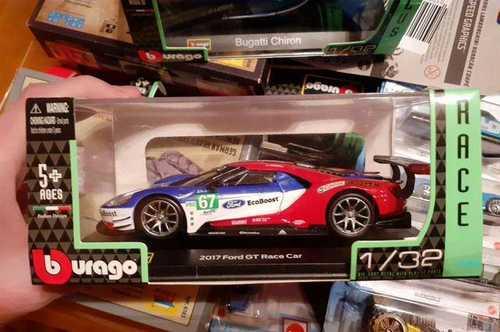 Модель Bburago 2017 Ford gt race care 1:32