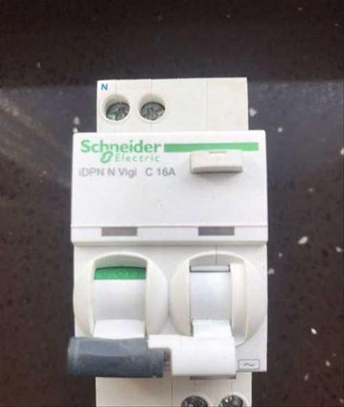 Schneider electric C 16A