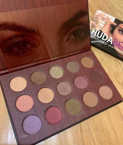 Палетка теней huda Beauty