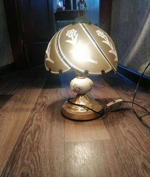 Лампа настольная с сенсором