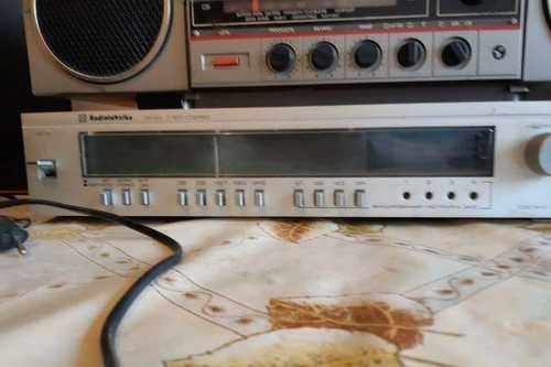 "Радиотехника-101 стерео" и радиола "Вега-300"