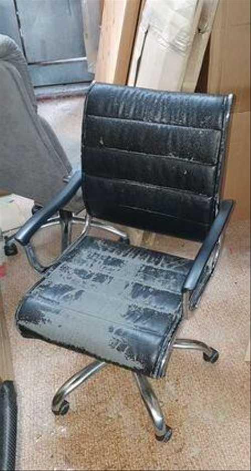 Компьютерное кресло Бюрократ к/з черный дефект бу