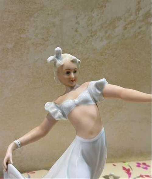Фарфоровая статуэтка, балерина