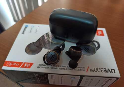 Bluetooth наушники JBL Live 300 TWS