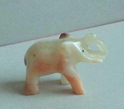Слон из оникса - символ достатка и удачи
