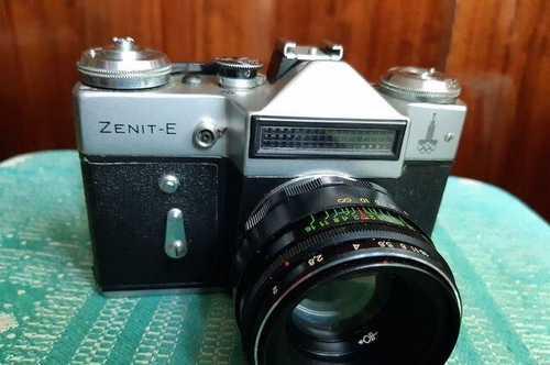 Зеркальный фотоаппарат "Зенит-Е"