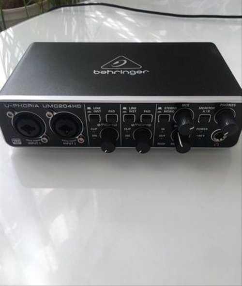 Внешняя звуковая карта behringer umc204hd