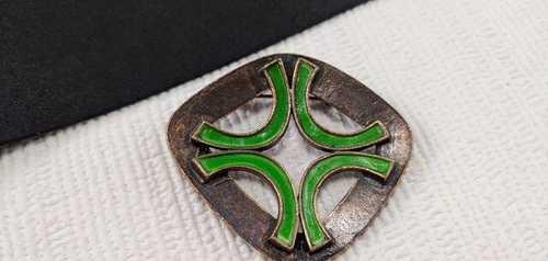 Винтажная брошь мальтийский крест с зеленой эмалью