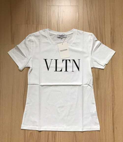 Футболка белая с принтом Valentino