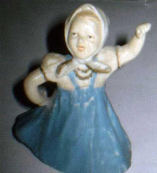 Куколка малютка столбик фигурка СССР пластик много