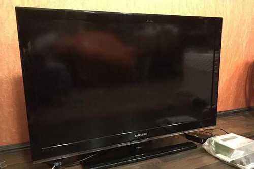 LCD телевизор samsung le40c530f1w + TV тюнер