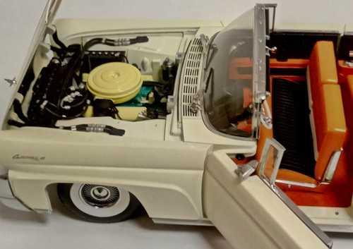 Lincoln Continental markIII 1958 1:18 Sunstar