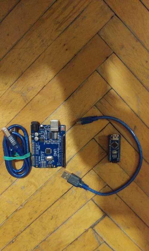 Arduino UNO R3, Arduino nano V3