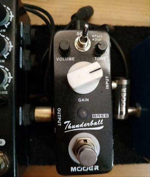 Mooer thunderball bass fuzz