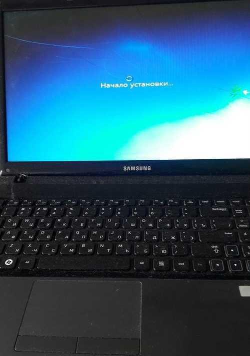 Ноутбук Samsung NP300E5A-S0GRU