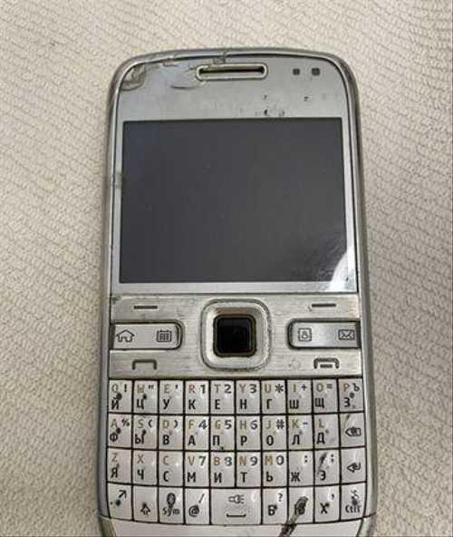 Телефон Nokia E72