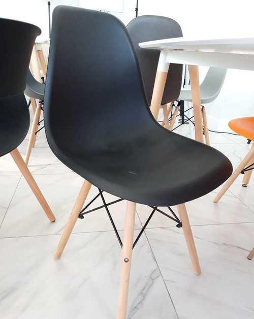 Cтул пластиковый на деревянных ножках Eames DSW