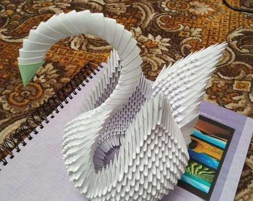 Модульное оригами "Белый лебедь"