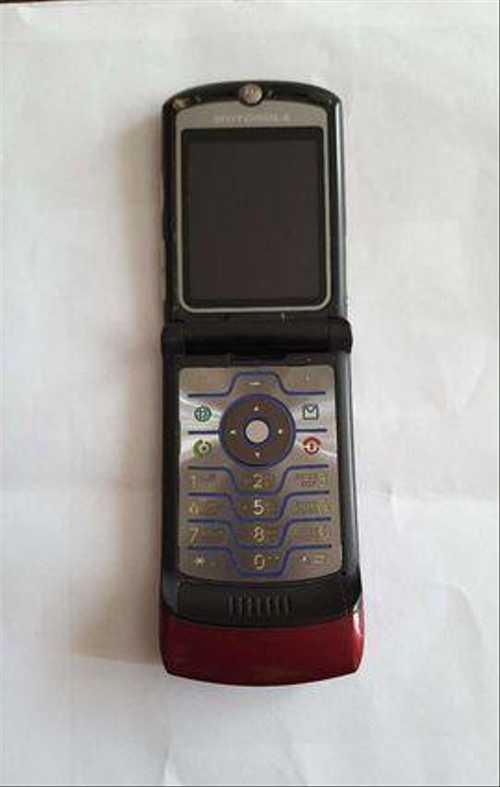 Телефон Motorola razr v3i