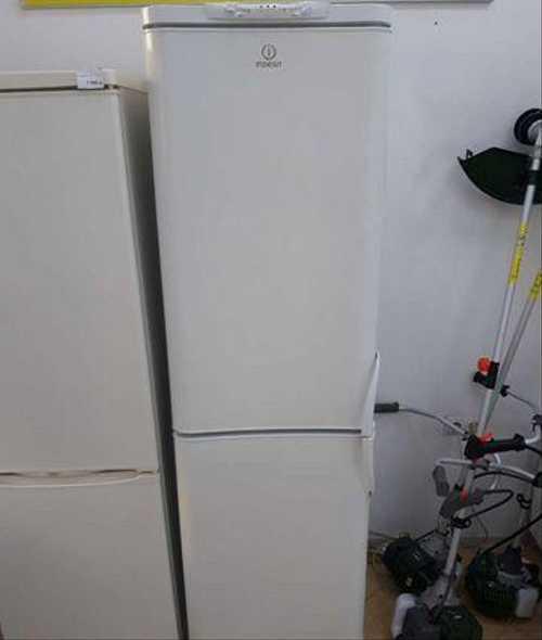 Холодильник indesit c240g