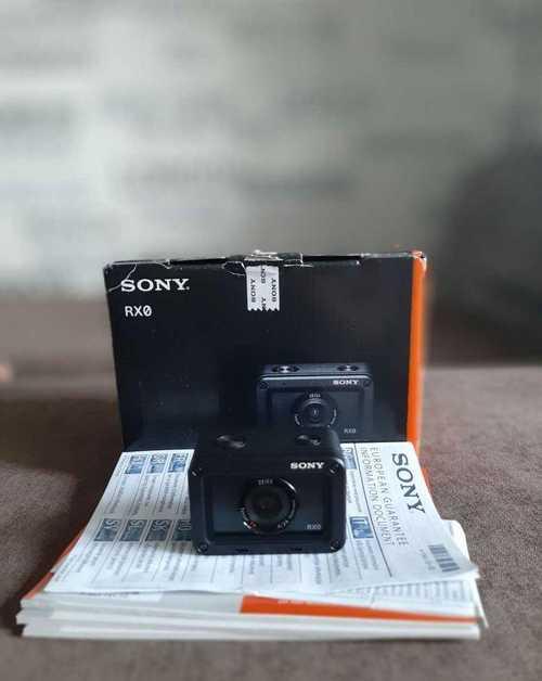 Видеокамера Sony RX0