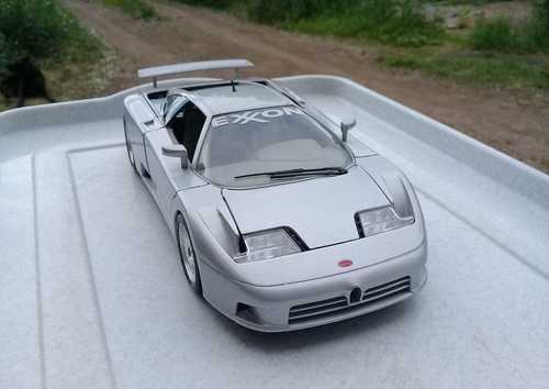 Bugatti EB110 1/18 (burago)