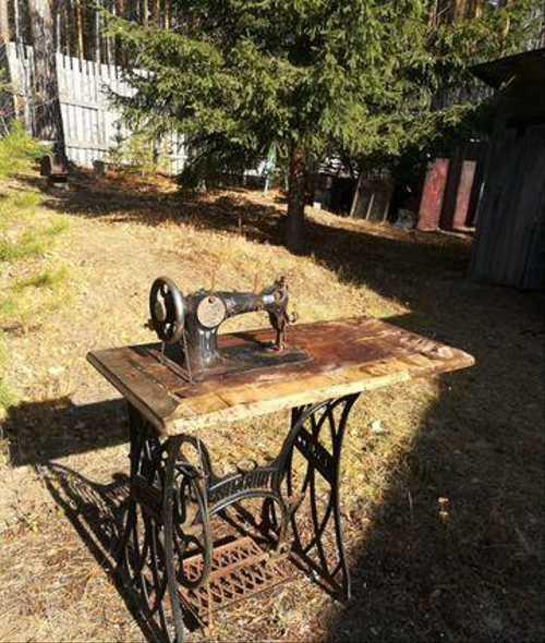 Старинная швейная машинка durkopp