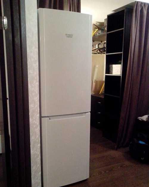Холодильник Hotpoint-Ariston