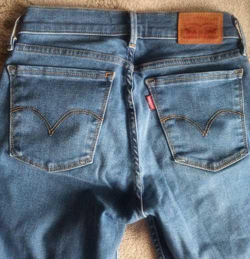 Джинсы Levi's