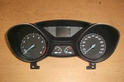 Панель приборов (Ford Kuga)