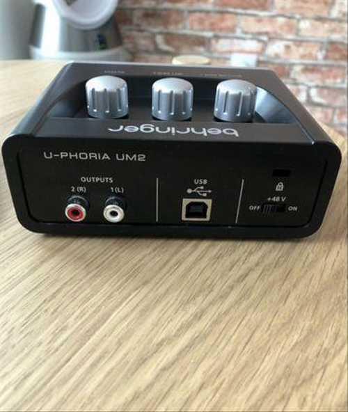 Внешняя звуковая карта behringer u phoria um2