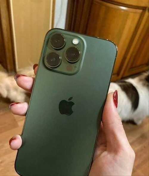 iPhone 13 pro alpine green