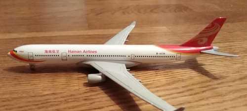 Airbus A330-243 Hainan Airlines и Airbus-киндер
