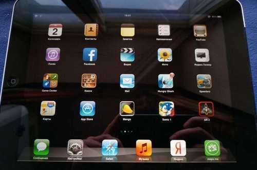 iPad 1 ios 5.1.1 б/у с двумя проводами и чехлом
