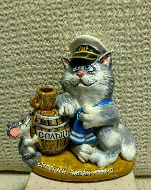Котматрос ру заказать. Статуэтка кот матрос. Кот моряк фигурка. Фигурка моряка из глины. Фигурка кота из Питера.