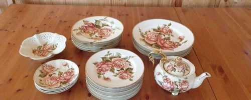 Набор столовой посуды "Корейская Роза"