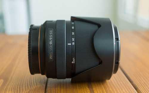 Sony DT 18-135 mm f/ 3.5-5.6 SAM