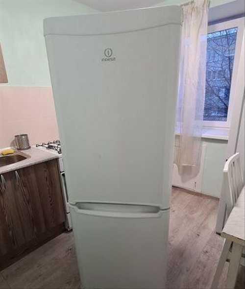 Холодильник Indesit B16.025 299 л