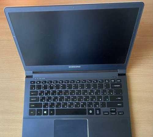 Ноутбук Samsung NP900X3C