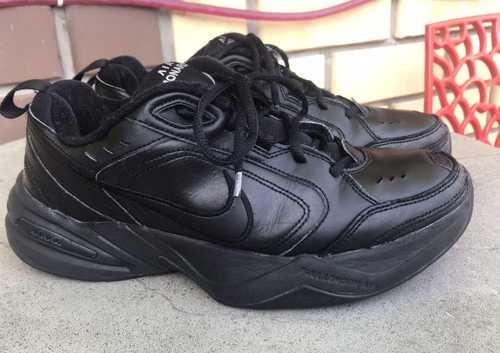 Nike air monarch IV