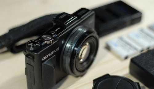 Фотоаппарат Olympus XZ-1, светосильная оптика F1,8