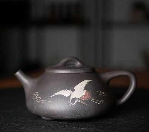 Чайник из исинской глины "Бай Хэ Ши Пяо "