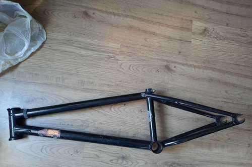 Рама bmx Mutiny conjurer 20.75