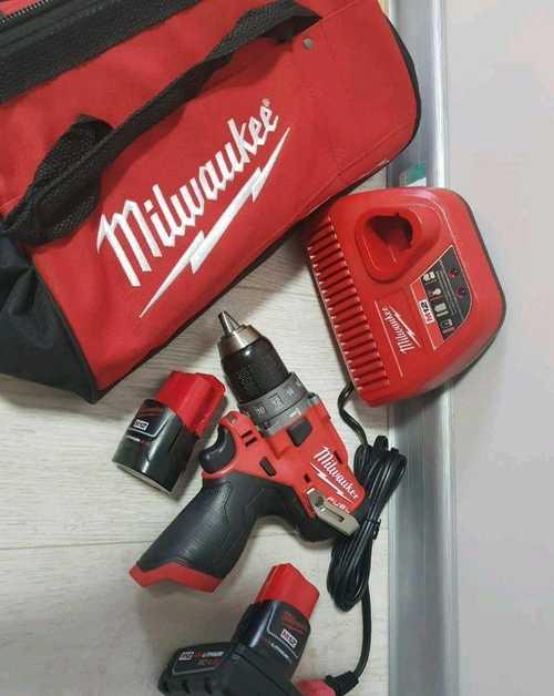 Дрель-шуруповерт Milwaukee 2504-20