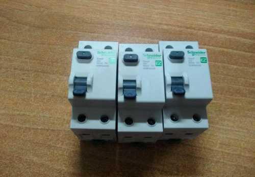 Дифавтомат Schneider Electric 25A. Таймер IEK