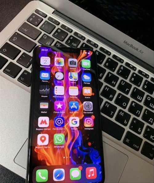 Телефон iPhone Xs Max в Идеале