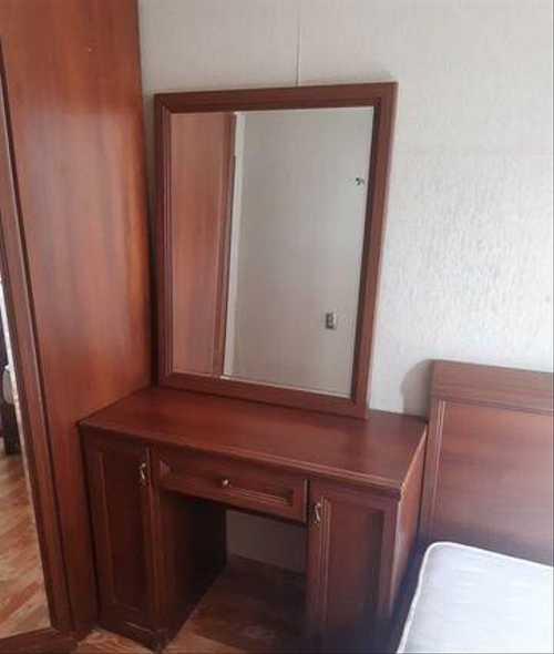 Мебель Угловой шкаф с зеркалом