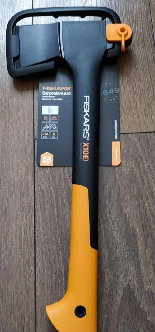 Топор Fiskars X10