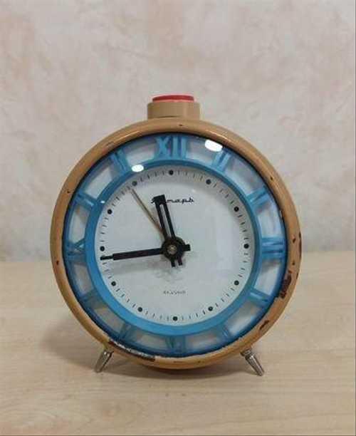 Часы Янтарь, 4 камня, с будильником, СССР