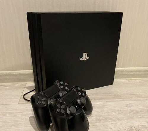 Playstation 4 pro (CUH 7208b)